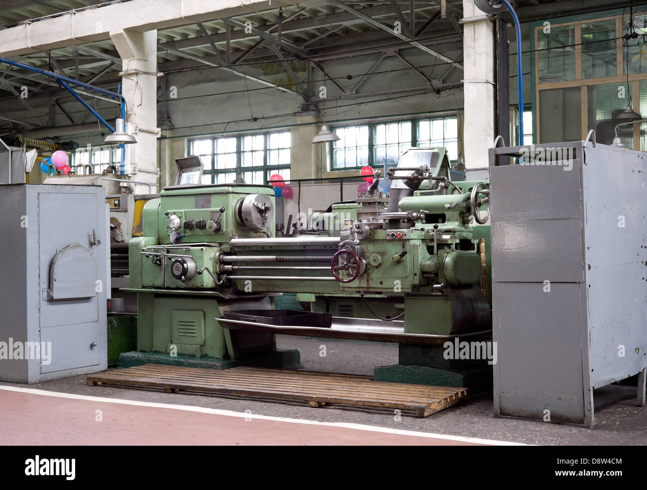 Lathe machine shop Banque de photographies et d’images à haute ...