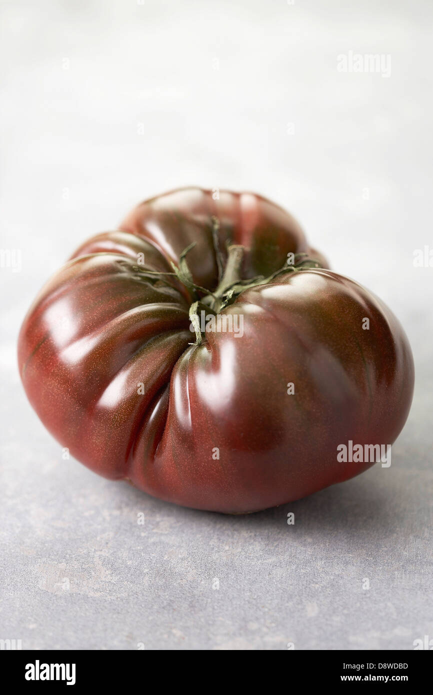 Black krim tomato Banque de photographies et d’images à haute ...