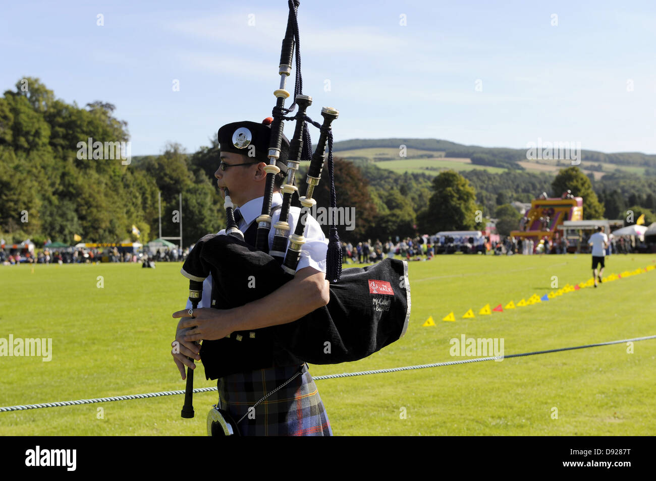 Les grandes cornemuses des highlands Banque de photographies et d ...