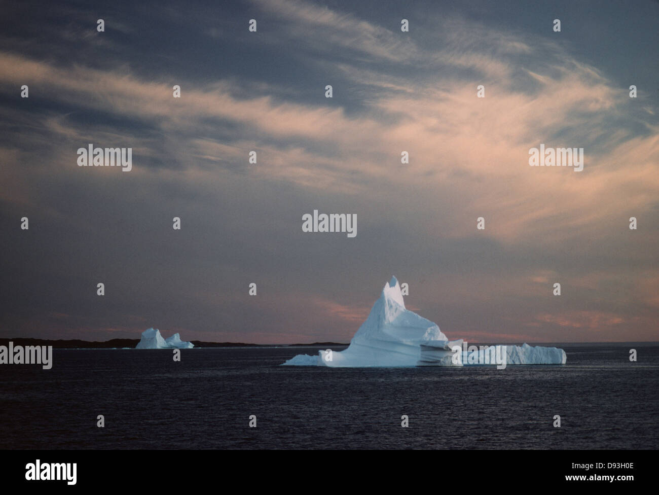 Iceberg en mer Banque de photographies et d’images à haute résolution ...
