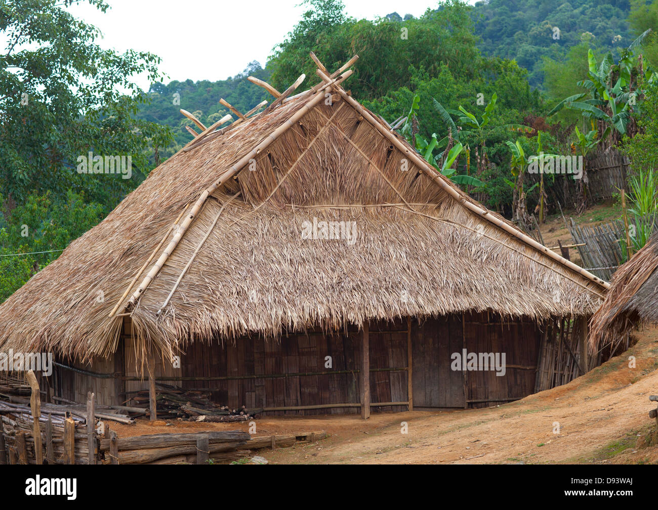Maison hmong Banque de photographies et d’images à haute résolution - Alamy