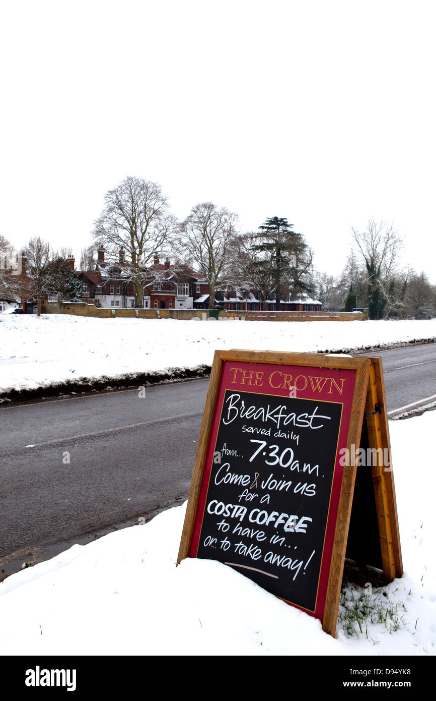 Signe avec la neige Banque de photographies et d’images à haute ...