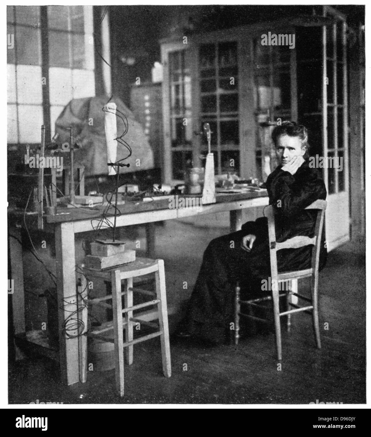 Marie curie nobel prize Banque de photographies et d’images à haute résolution - Alamy