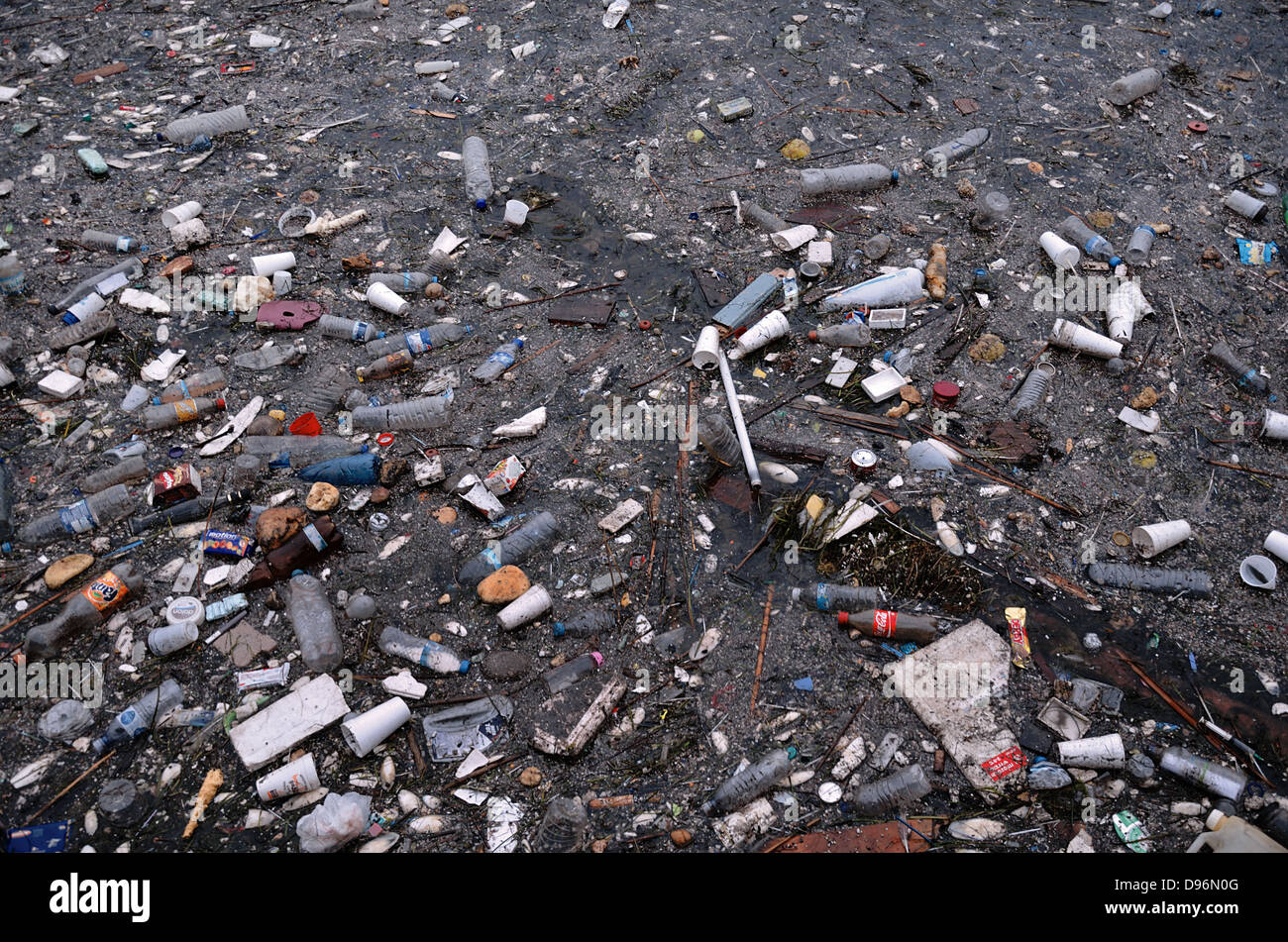 La pollution de l'eau dans le golfe Thermaïque. Thessalonique, Grèce ...