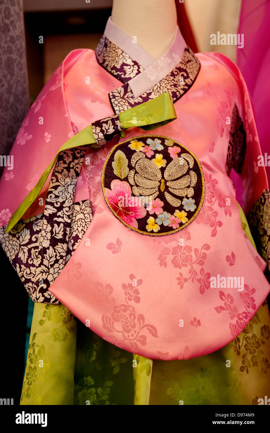 Robe coréenne Banque de photographies et d’images à haute résolution ...