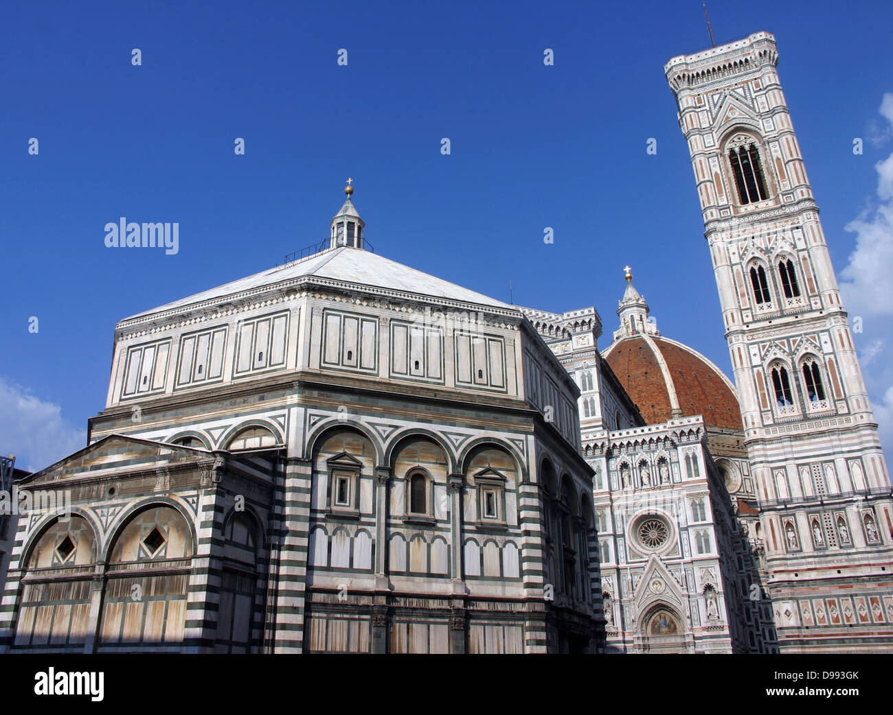 Le baptistère de Florence ou Battistero di San Giovanni, est un édifice ...