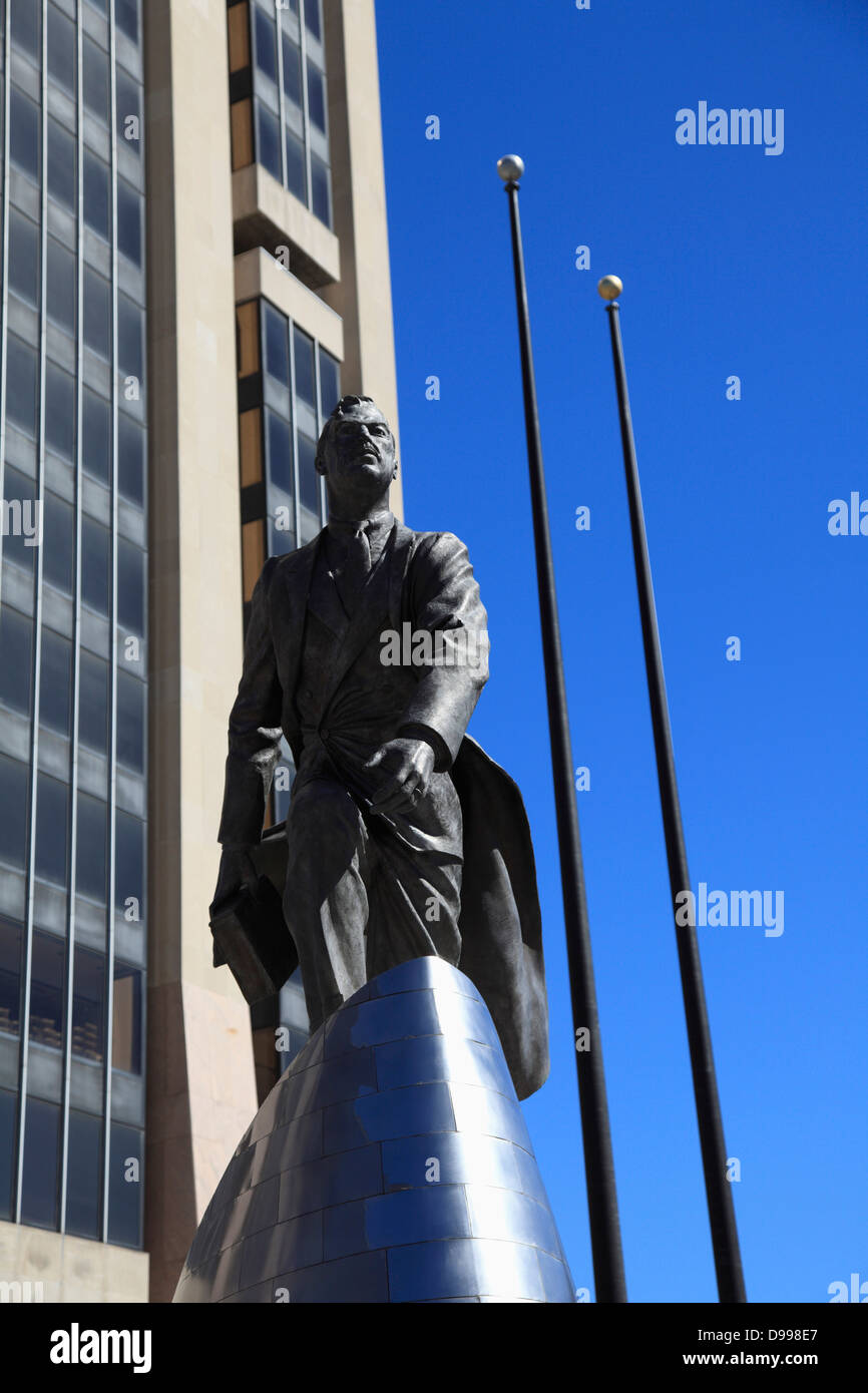 Adam Clayton Powell Jr. Statue, 125 rue, à Harlem, Manhattan, New York ...