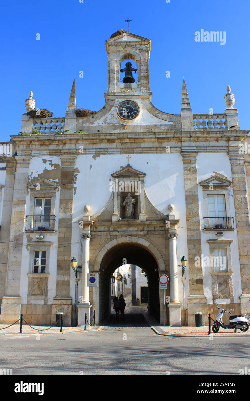 Porte de la vieille ville de faro Banque de photographies et d’images à ...