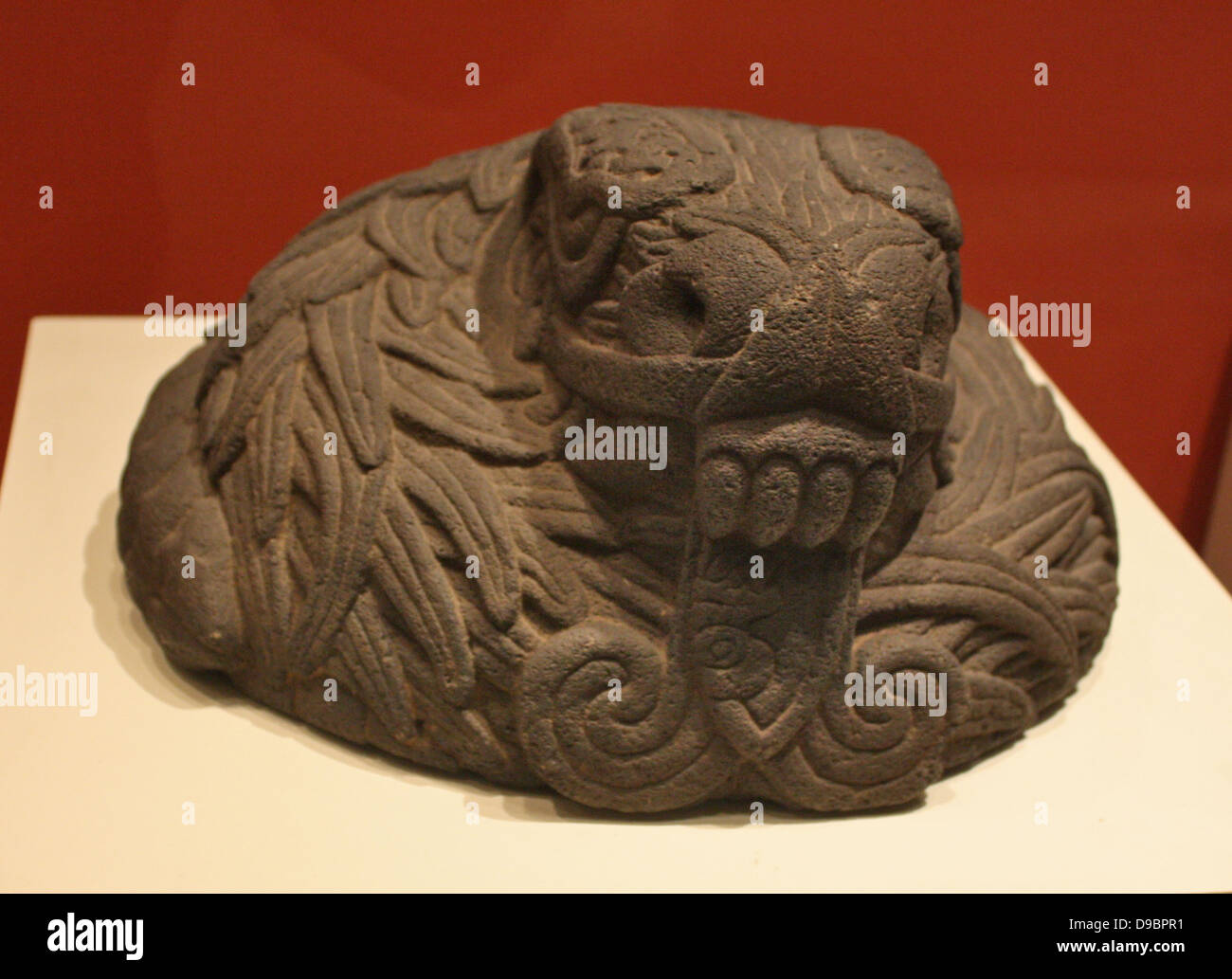 Sculpture de Pierre aztèque du dieu Quetzalcoatl. Divinité méso ...