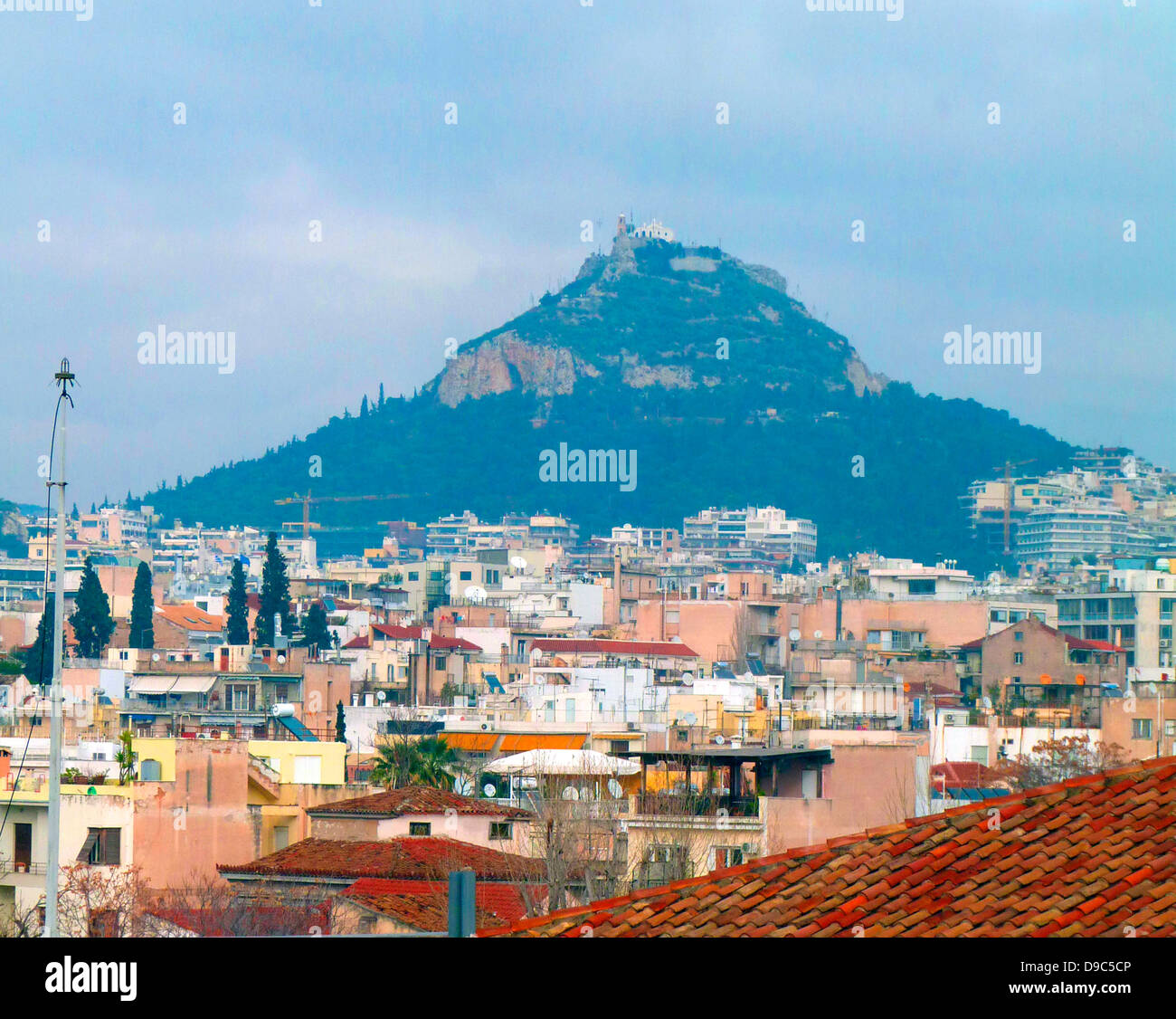 La plus haute colline à athènes Banque de photographies et d’images à ...