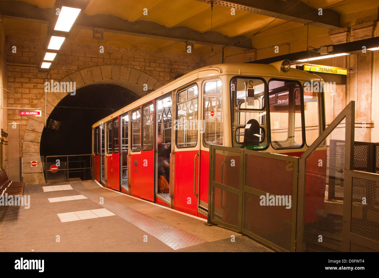 Funicular railway lyon Banque de photographies et d’images à haute ...
