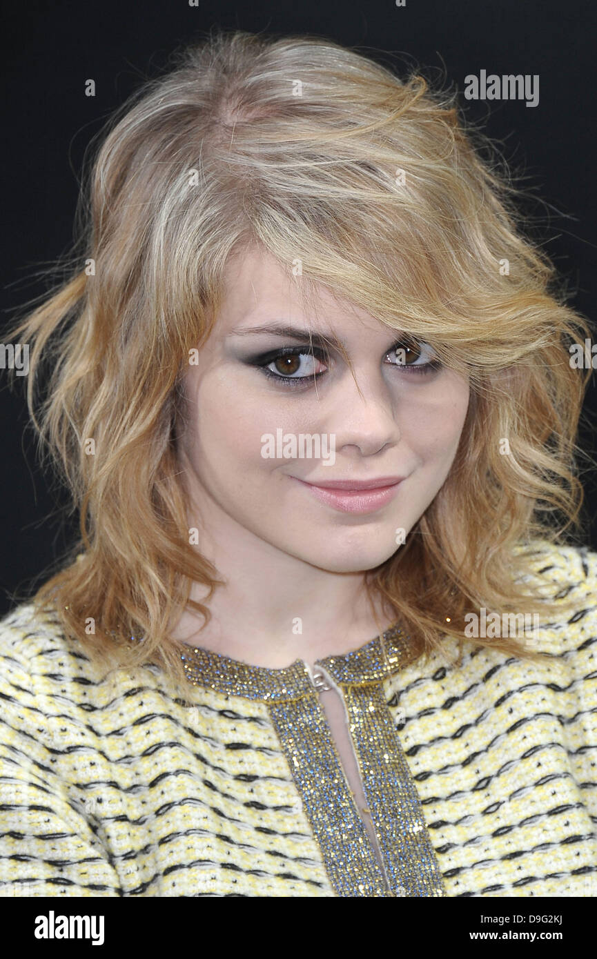 Béatrice Martin aka Coeur de pirate Paris Fashion Week Prêt-à-Porter ...