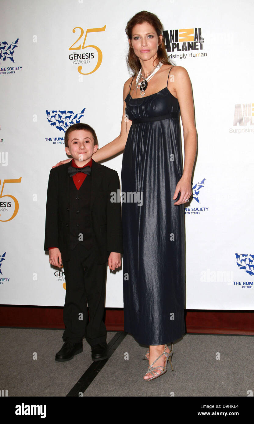 Atticus Shaffer et Tricia Helfer 25e anniversaire Prix Genesis a tenu à ...