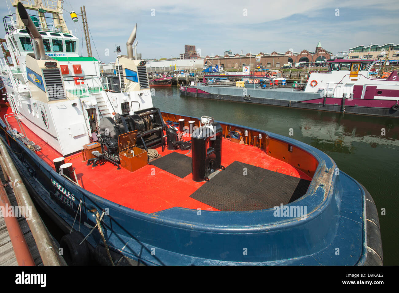 Remorqueur puissant Banque de photographies et d’images à haute ...