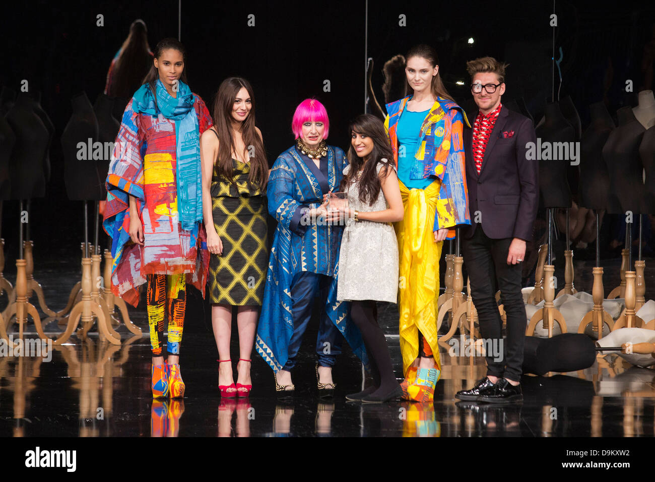 Zara rhodes Banque de photographies et d’images à haute résolution - Alamy