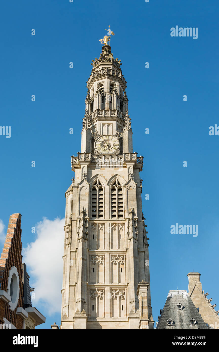 L'hôtel de ville et Beffroi d'Arras, France.Le bâtiment a été ...