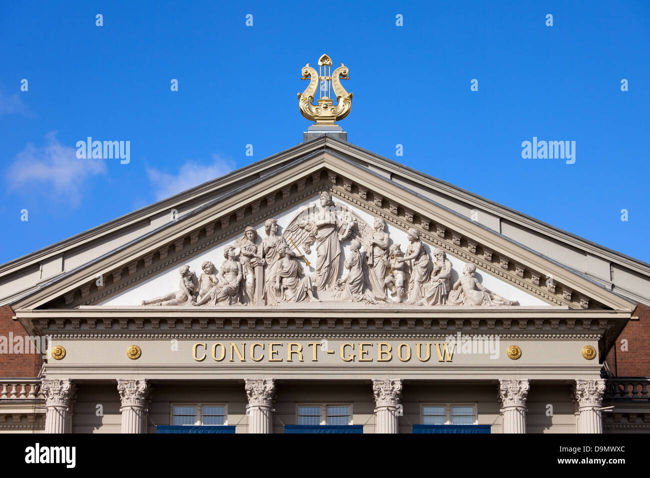 Fronton triangulaire Banque de photographies et d’images à haute ...