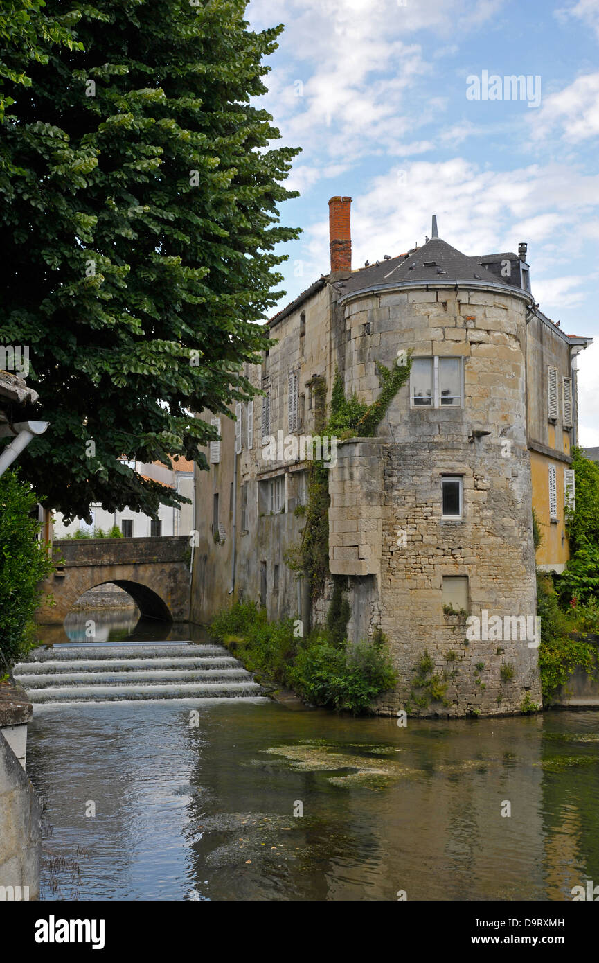 Niort town Banque de photographies et d’images à haute résolution - Alamy