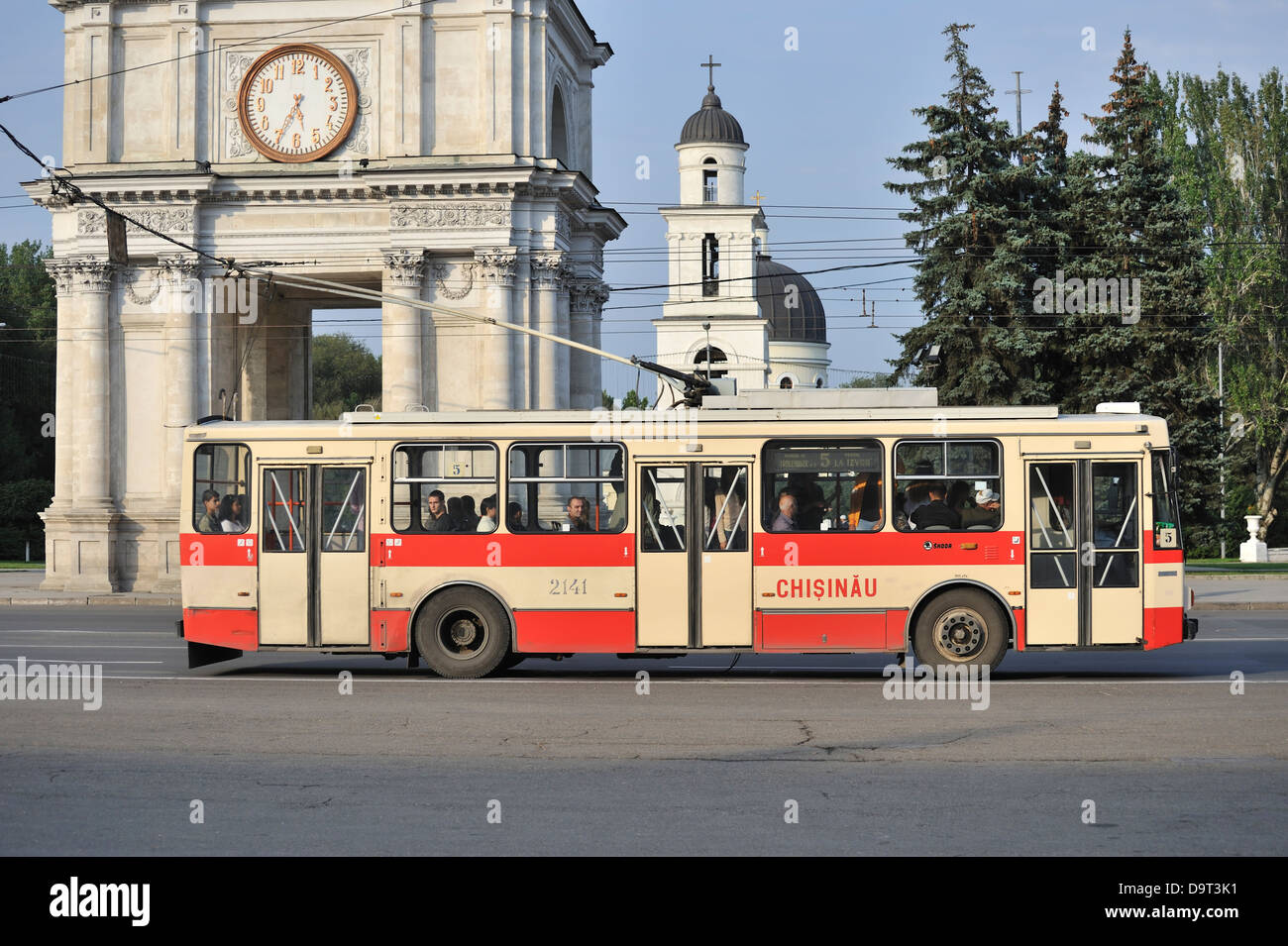 Chisinau moldova trolleybus Banque de photographies et d’images à haute ...