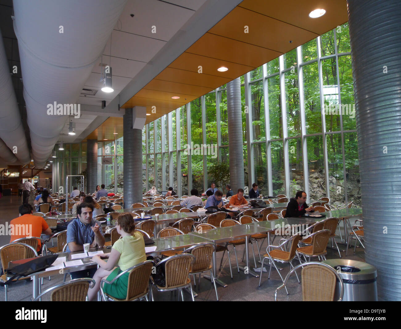 Modern cafeteria Banque de photographies et d’images à haute résolution ...