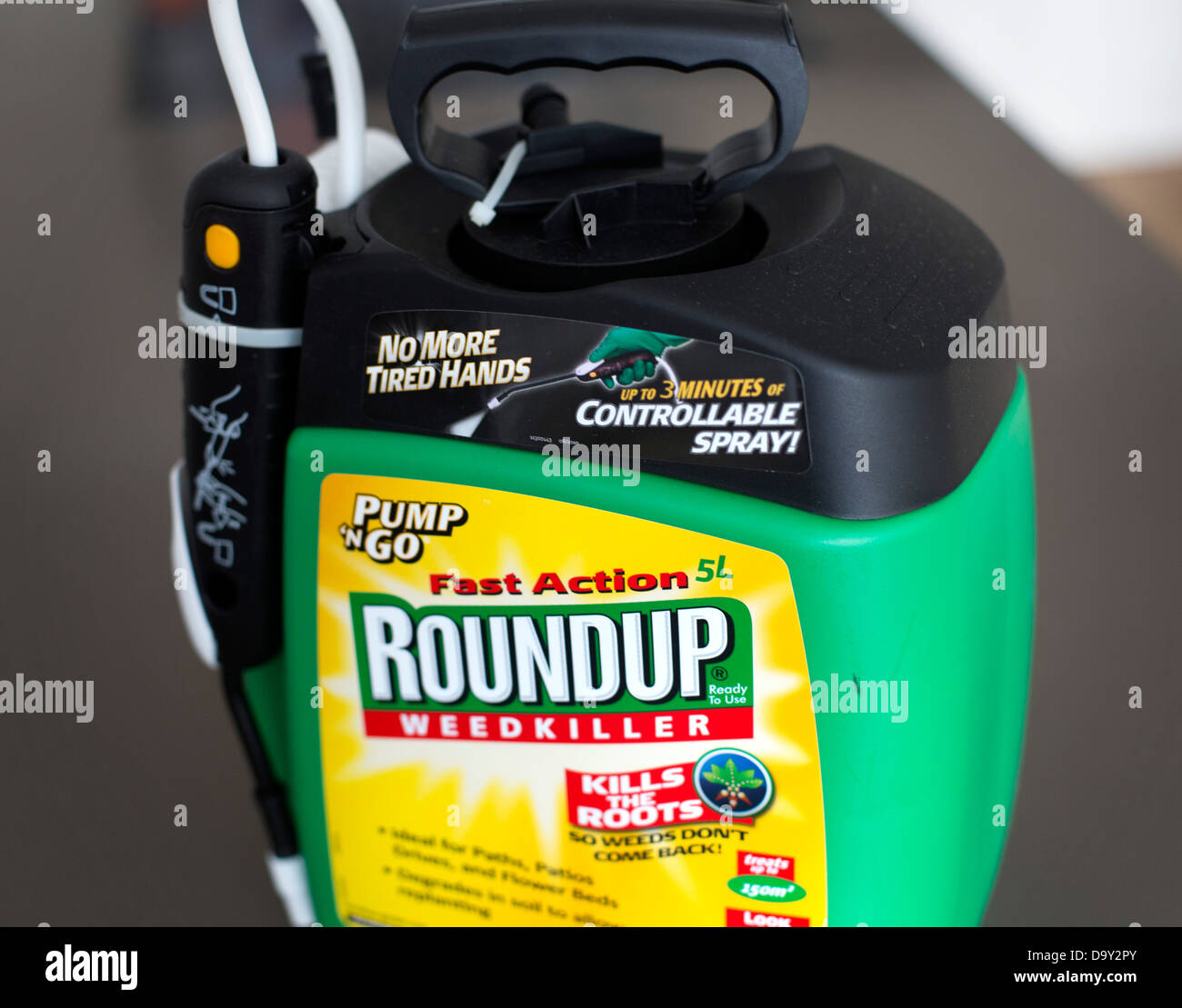 Herbicide roundup en vaporisateur Banque de photographies et d’images à ...