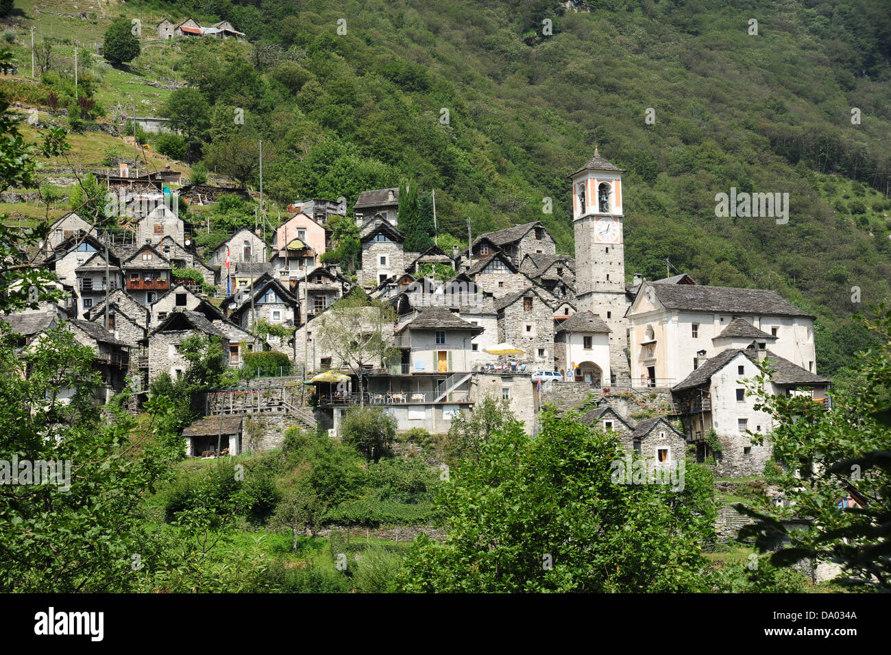 Village de montagne corippo Banque de photographies et d’images à haute ...