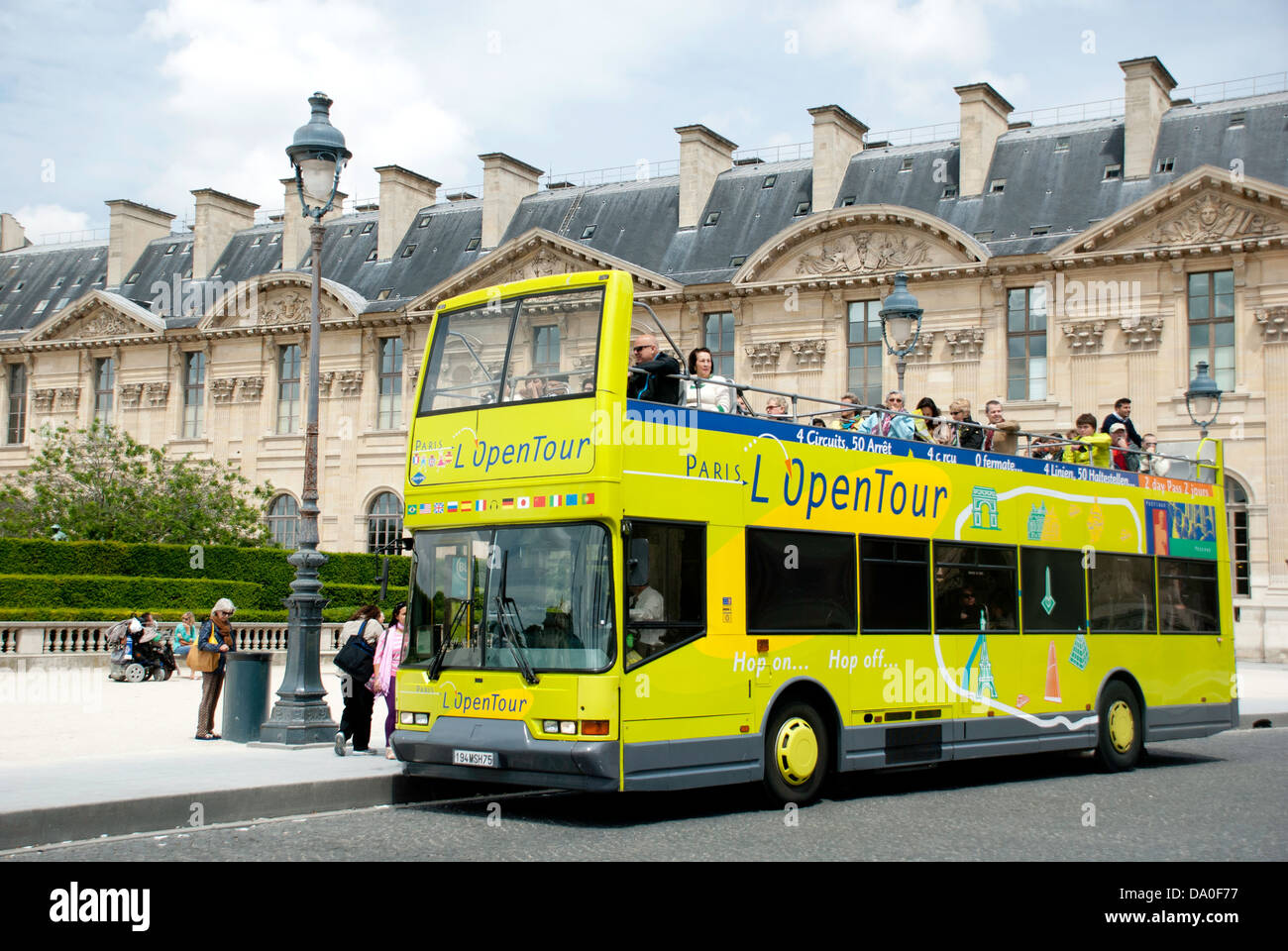 Bus touristique de paris Banque de photographies et d’images à haute ...