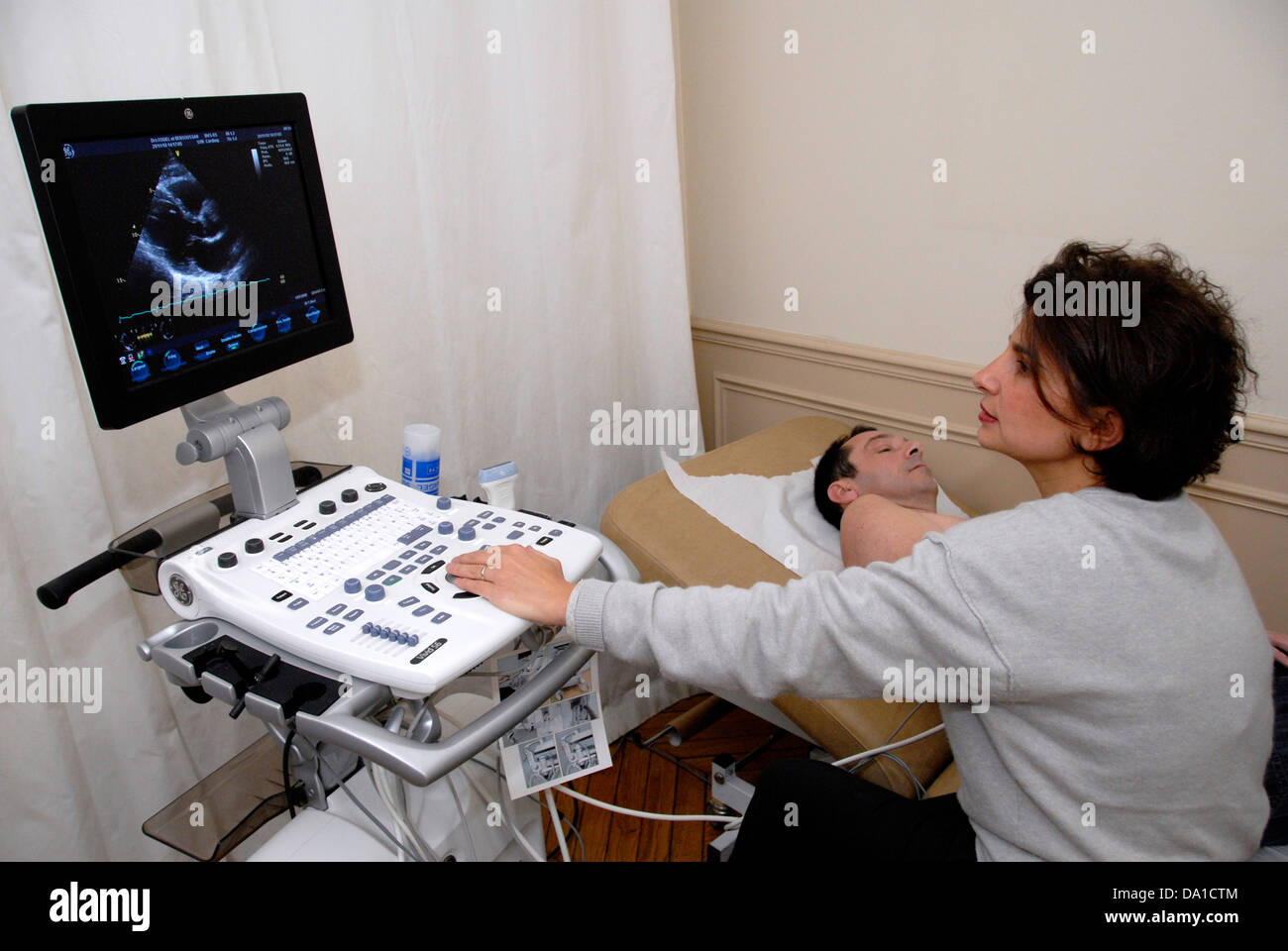 Echographie Abdomen Banque De Photographies Et Dimages à Haute