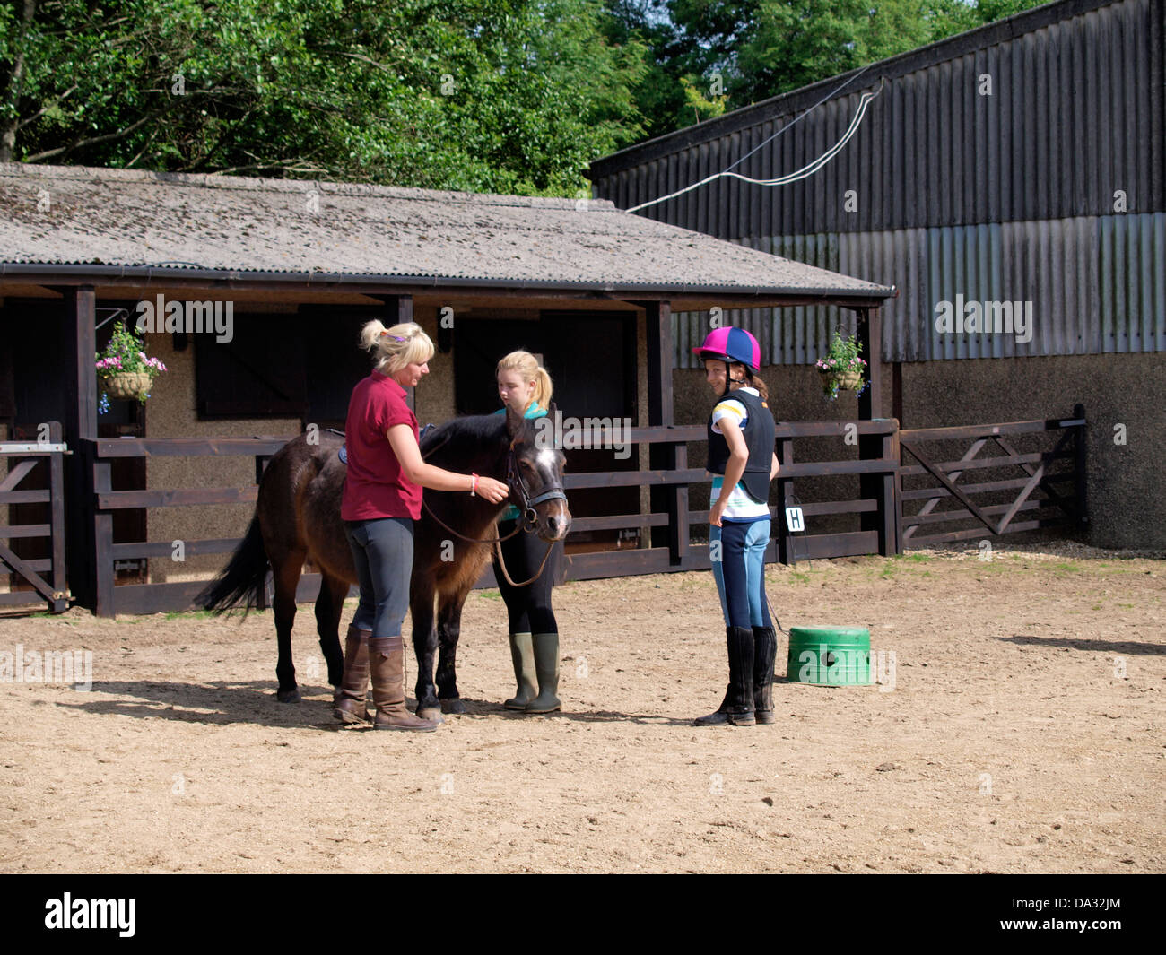 Stables staff Banque de photographies et d’images à haute résolution ...