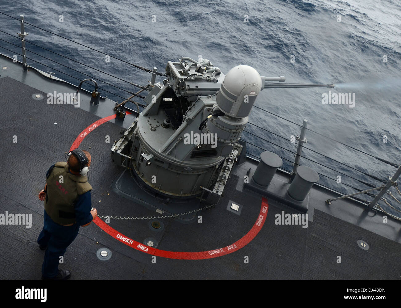 Tir de mitrailleuse Banque de photographies et d’images à haute ...