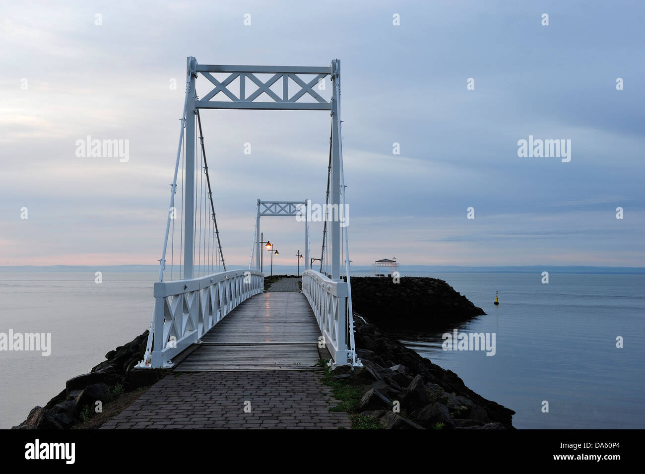 Pont du québec Banque de photographies et d’images à haute résolution ...