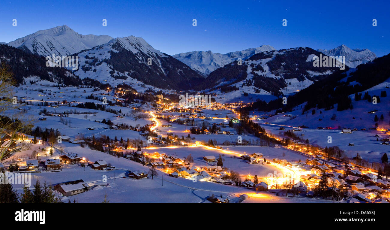 Gstaad, village, hiver, nuit, sombre, canton, Berne, Oberland Bernois ...
