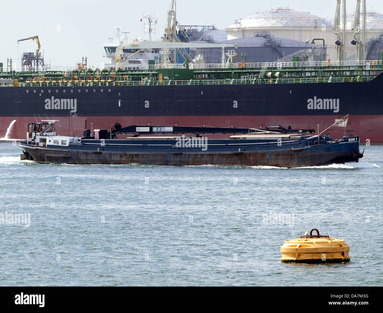 Container ships bow Banque de photographies et d’images à haute ...