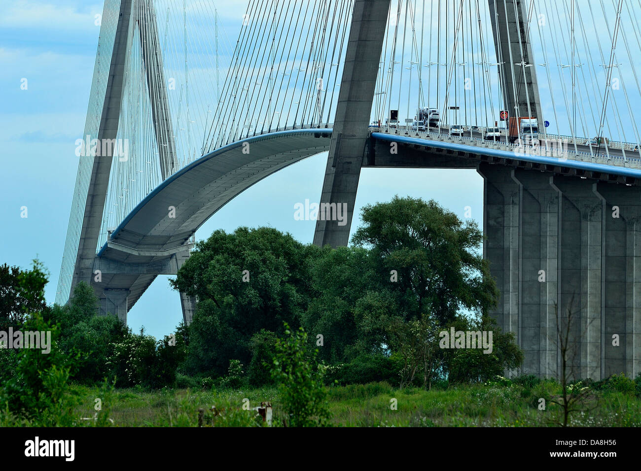 "Pont de Normandie" (Pont de Normandie) : à haubans pont routier sur la ...