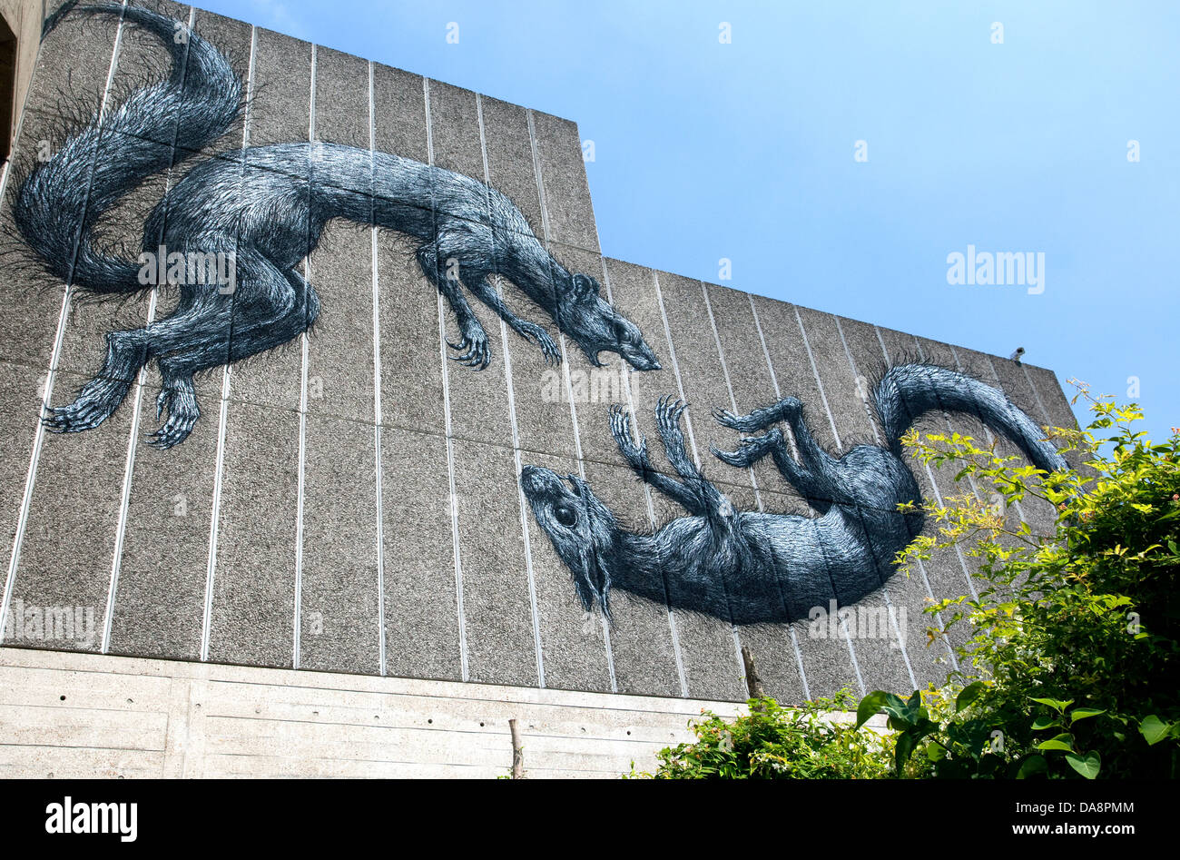 London street art roa Banque de photographies et d’images à haute ...