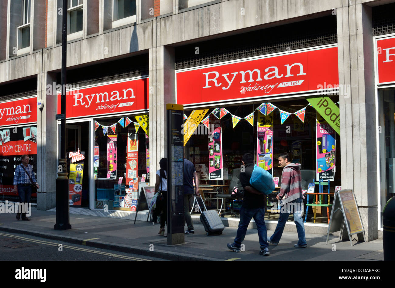 Ryman stationery shop london Banque de photographies et d’images à ...