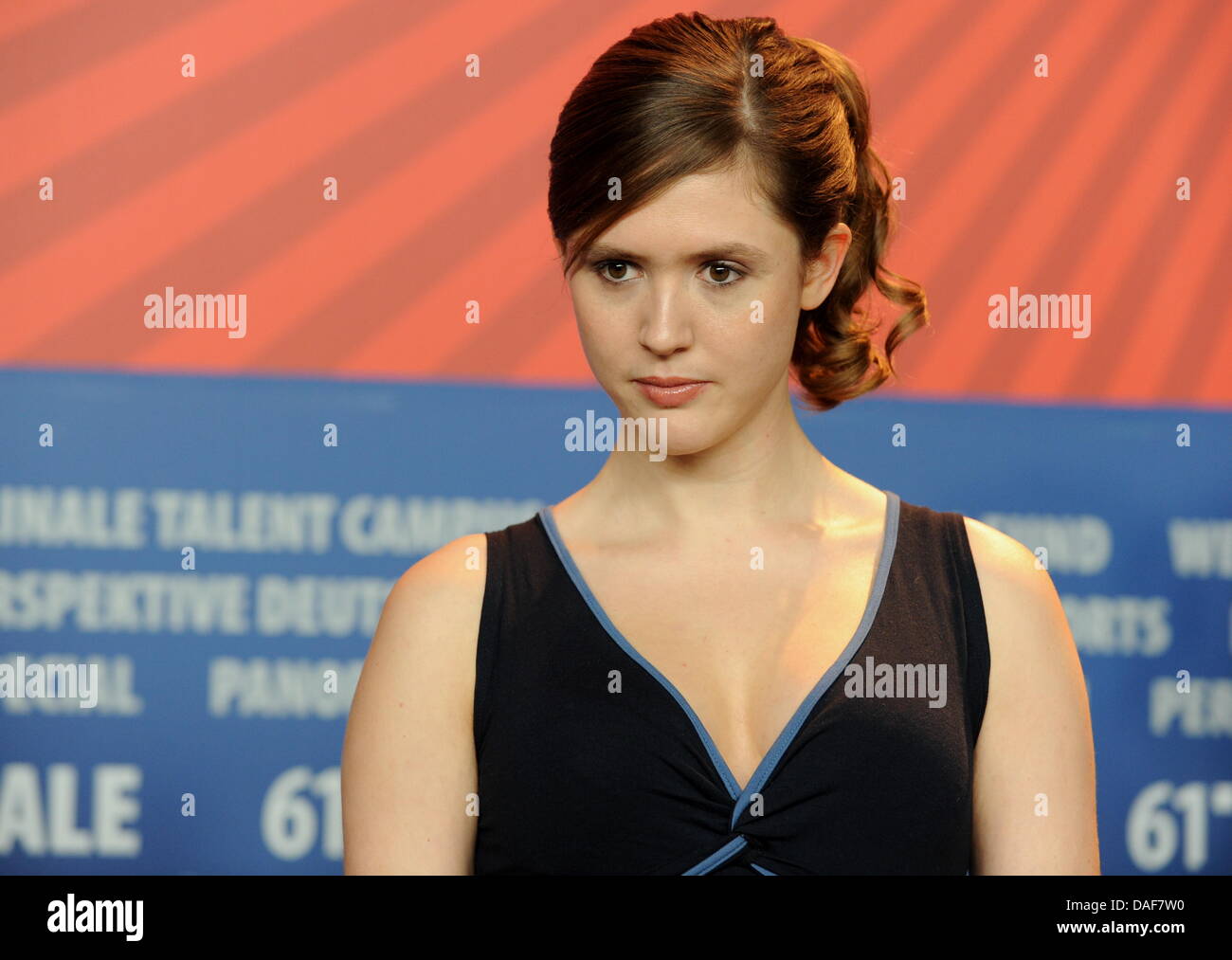 British actress emily cox attends Banque de photographies et d’images à ...