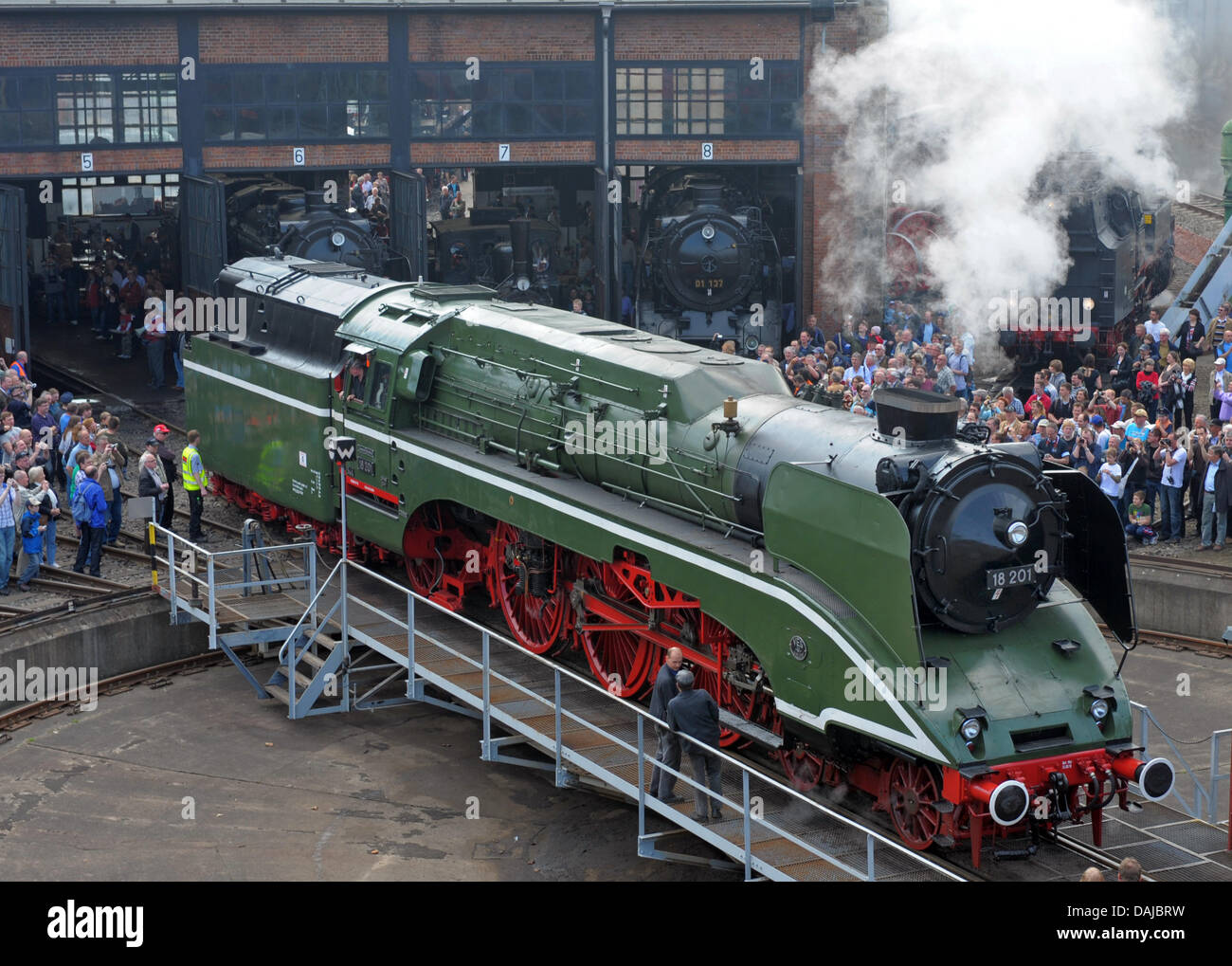 Le fonctionnement le plus rapide du monde par une locomotive à vapeur ...