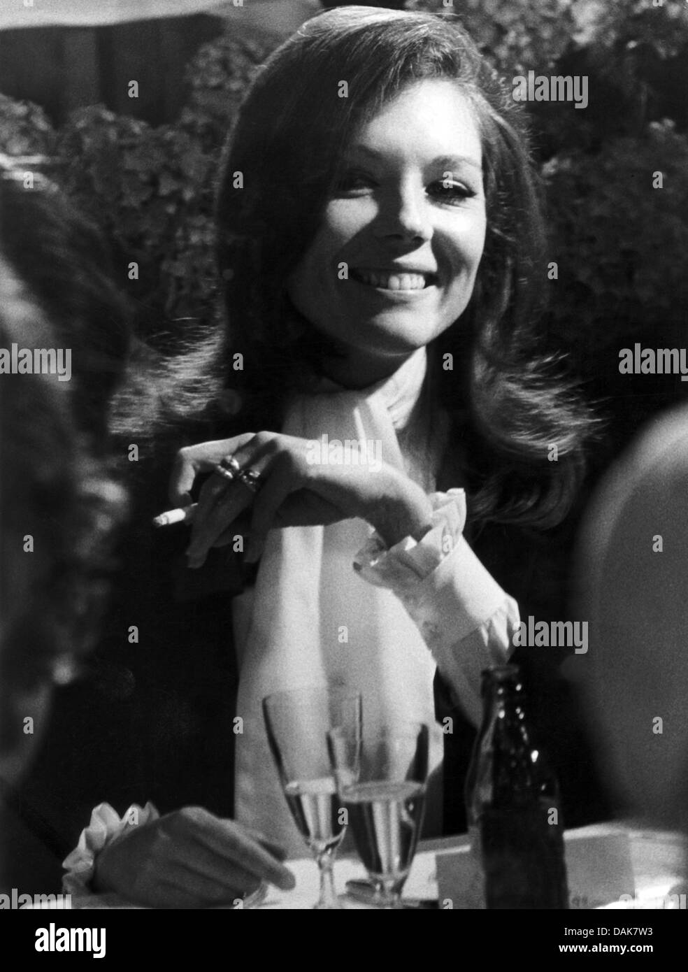 Fichier - une archive photo datée du 06 mai 1968 montre l'actrice ...