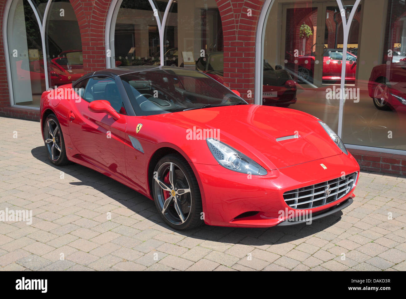 Concessionnaire ferrari Banque de photographies et d’images à haute ...