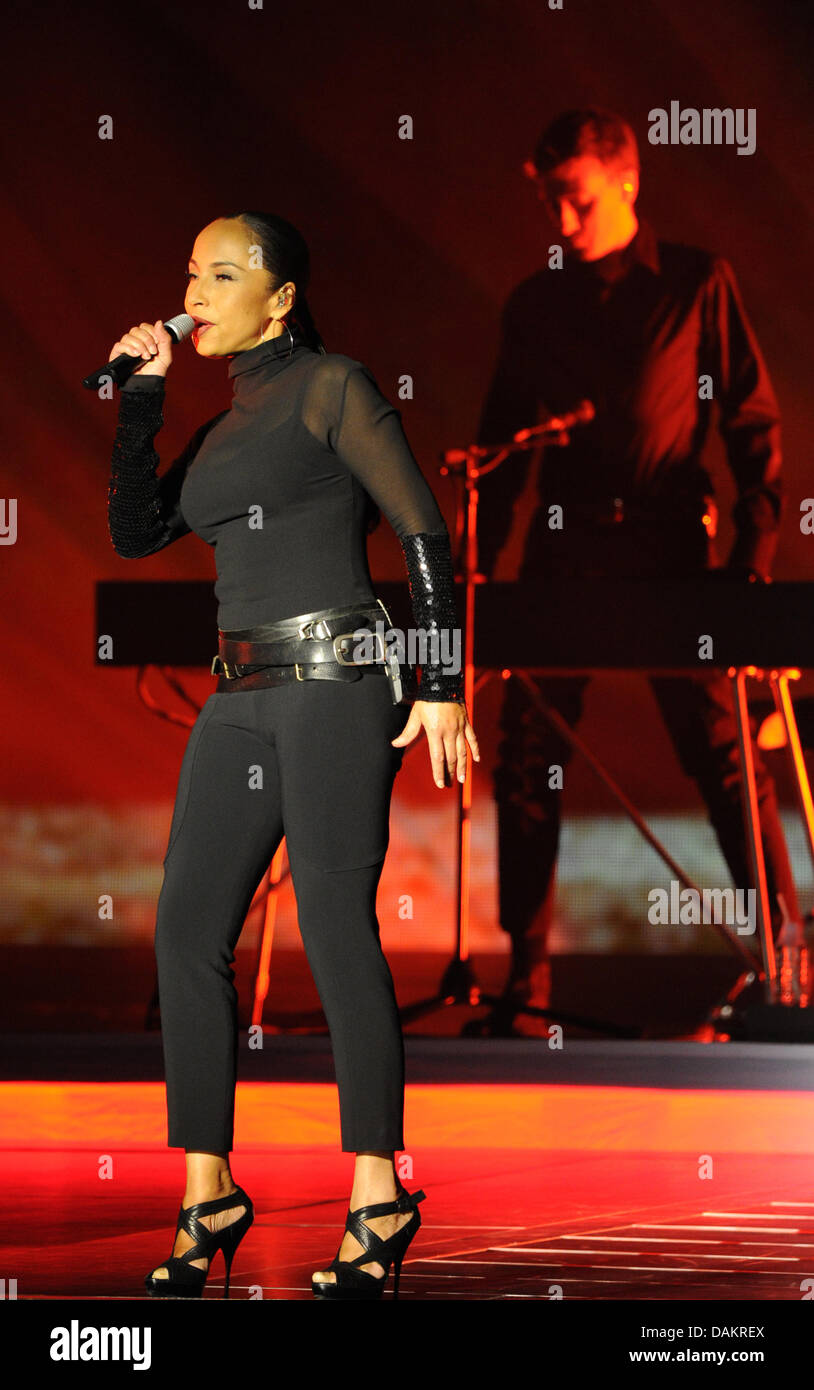 Singer sade adu holds concert Banque de photographies et d’images à ...