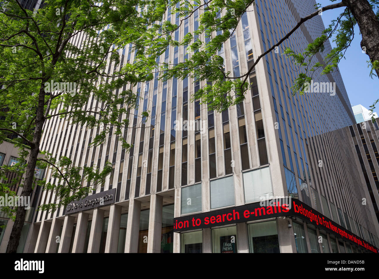 News corp building plaza Banque de photographies et d’images à haute ...