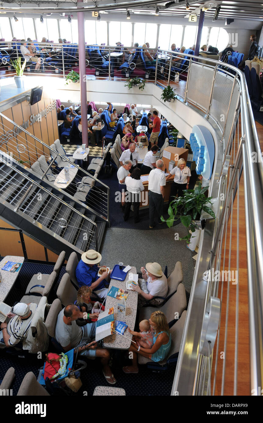 Catamaran ferry condor ferries Banque de photographies et d’images à haute résolution - Alamy