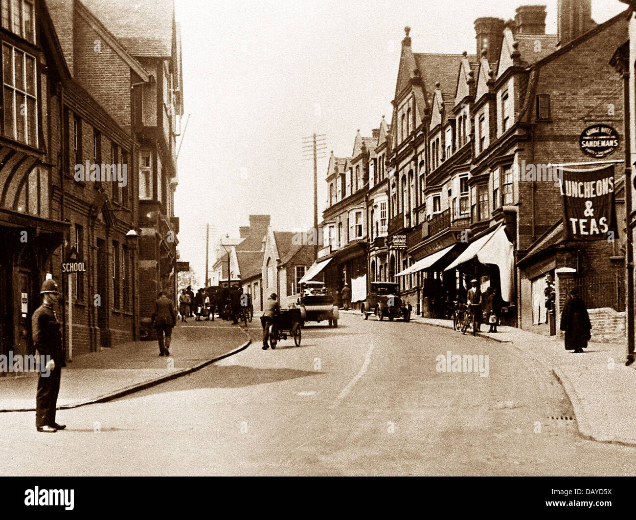 High street tring hertfordshire england Banque de photographies et d ...