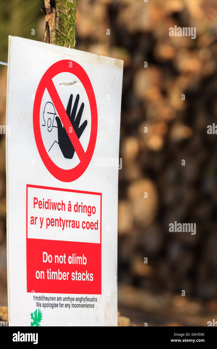 Sur des piles de bois Banque de photographies et d’images à haute ...