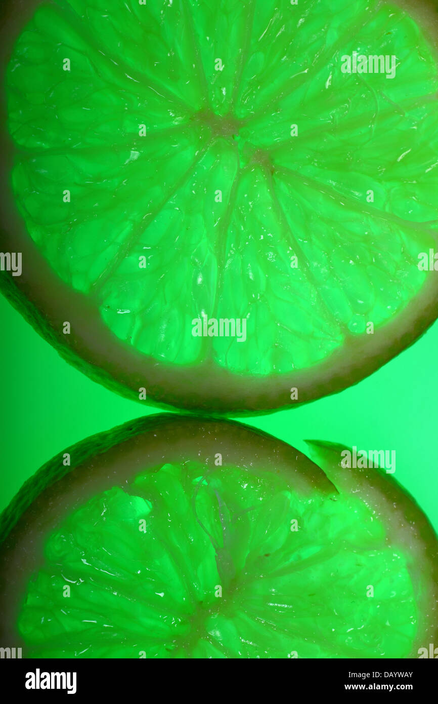 Une tranche de citron vert Banque de photographies et d’images à haute ...