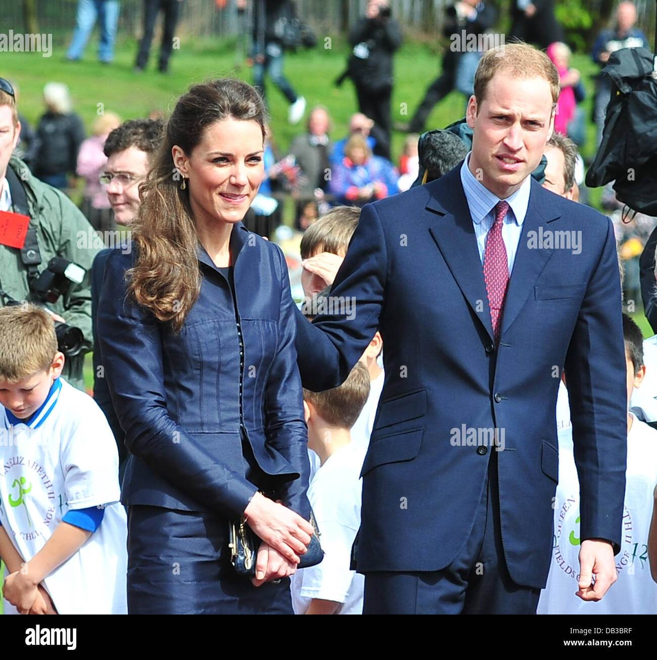 Kate Middleton et le Prince William visiter Witton Country Park ...