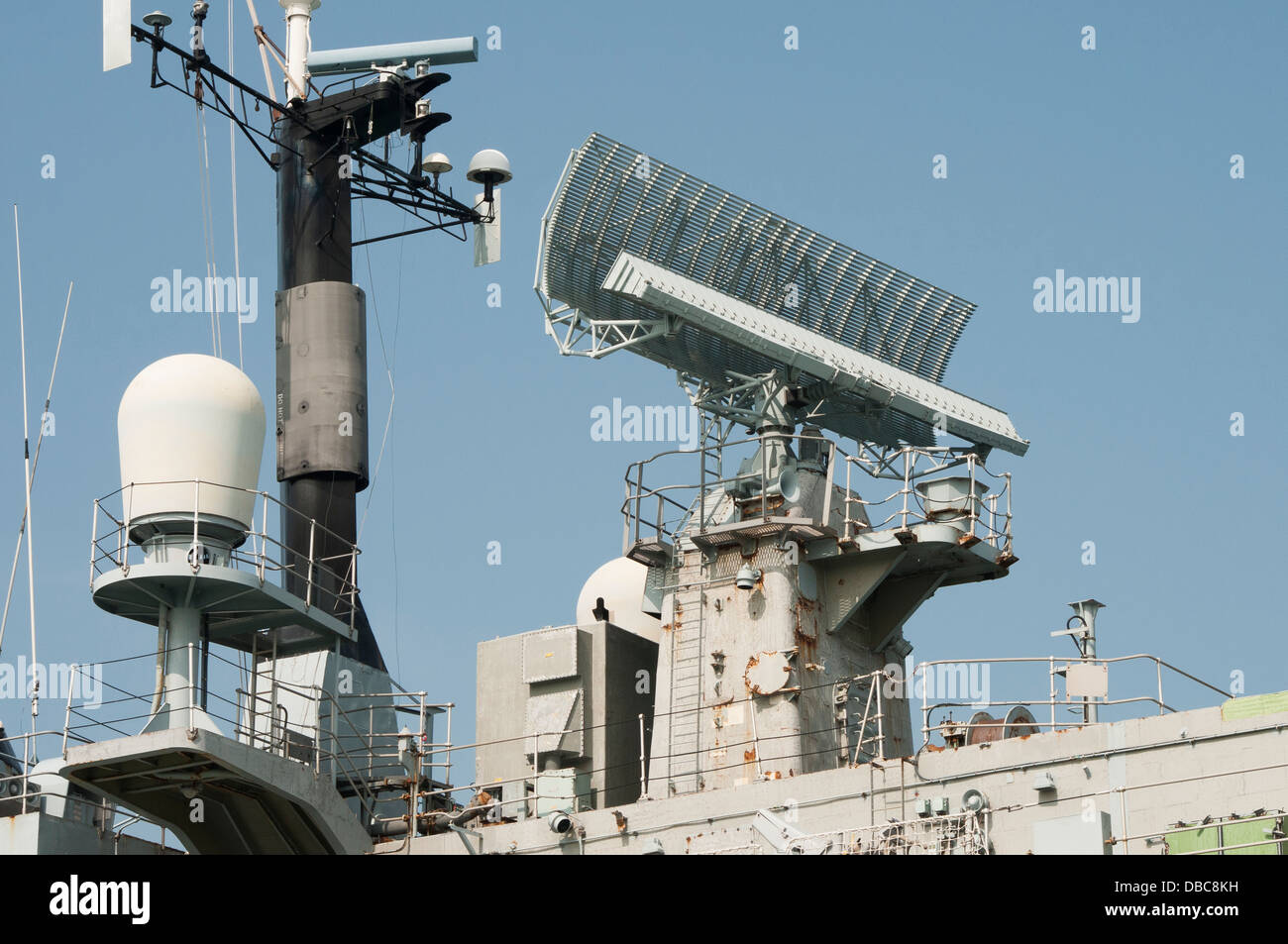 Radars naval Banque de photographies et d’images à haute résolution - Alamy