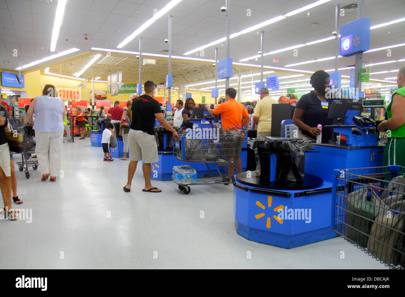 Wal mart check Banque de photographies et d’images à haute résolution ...