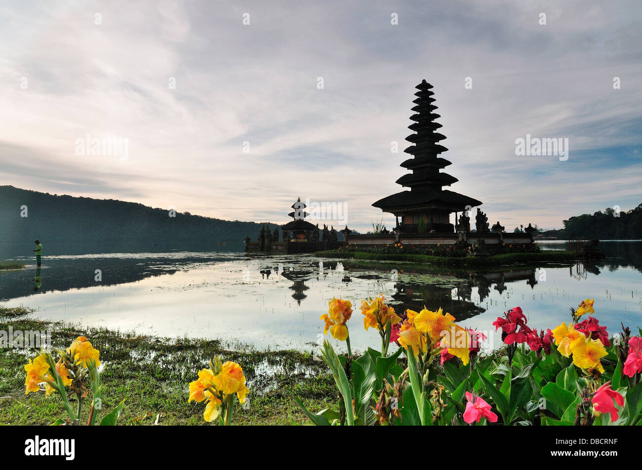 Temple ulun danu bratan Banque de photographies et d’images à haute ...
